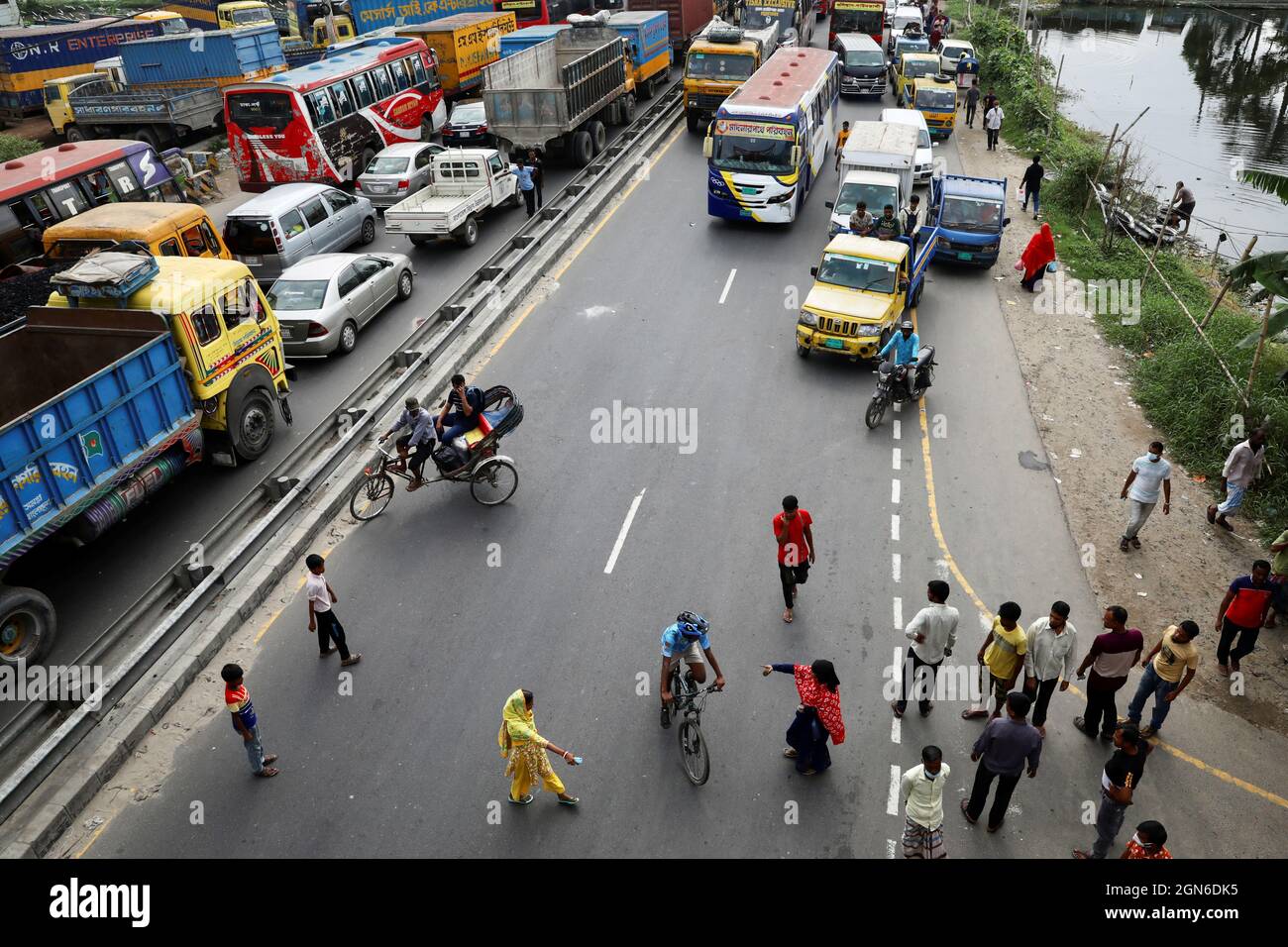 Dhaka chattogram highway hi-res stock photography and images - Alamy