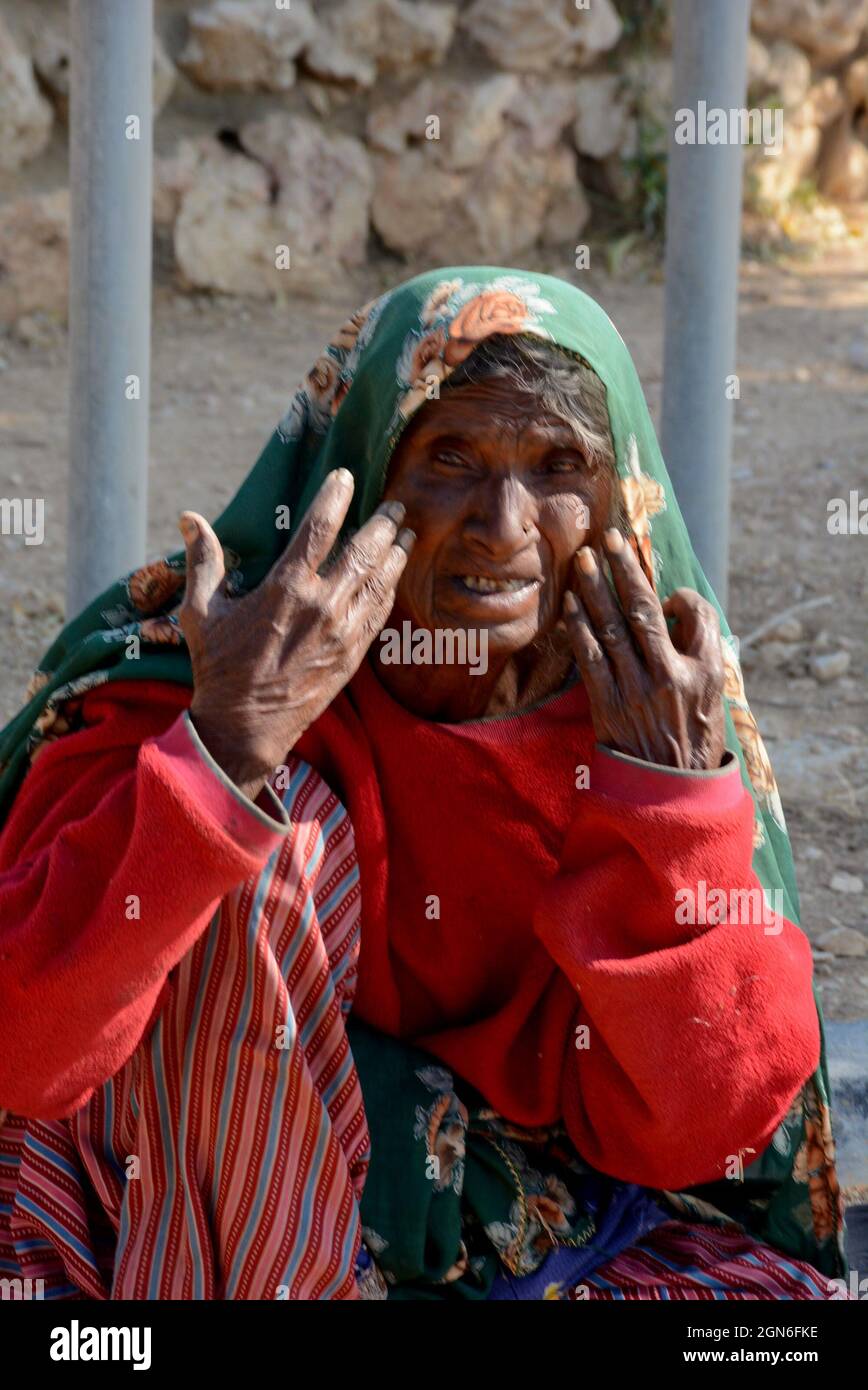 Pakistan women eyes hi-res stock photography and images - Alamy