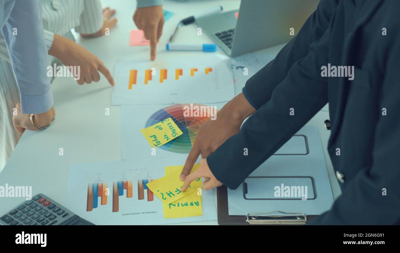 Collaboration teamwork table hi-res stock photography and images - Alamy