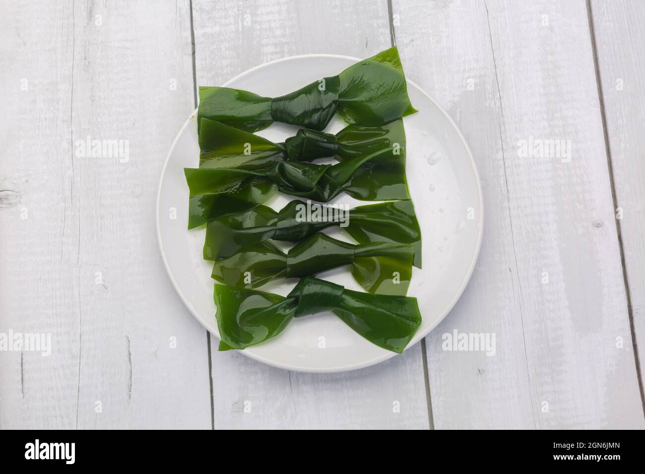 Kelp knot hi-res stock photography and images - Alamy