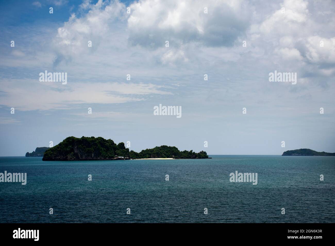 Sairee sand beach of Chumphon Bay in Gulf of Thailand and sea ocean for ...