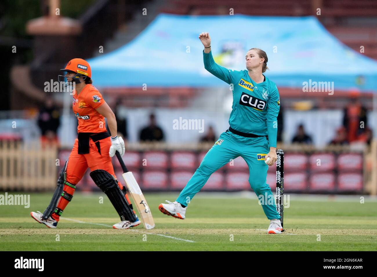 Jessica Jonassen of Brisbane Heat bowls during the week 1 Women's Big ...