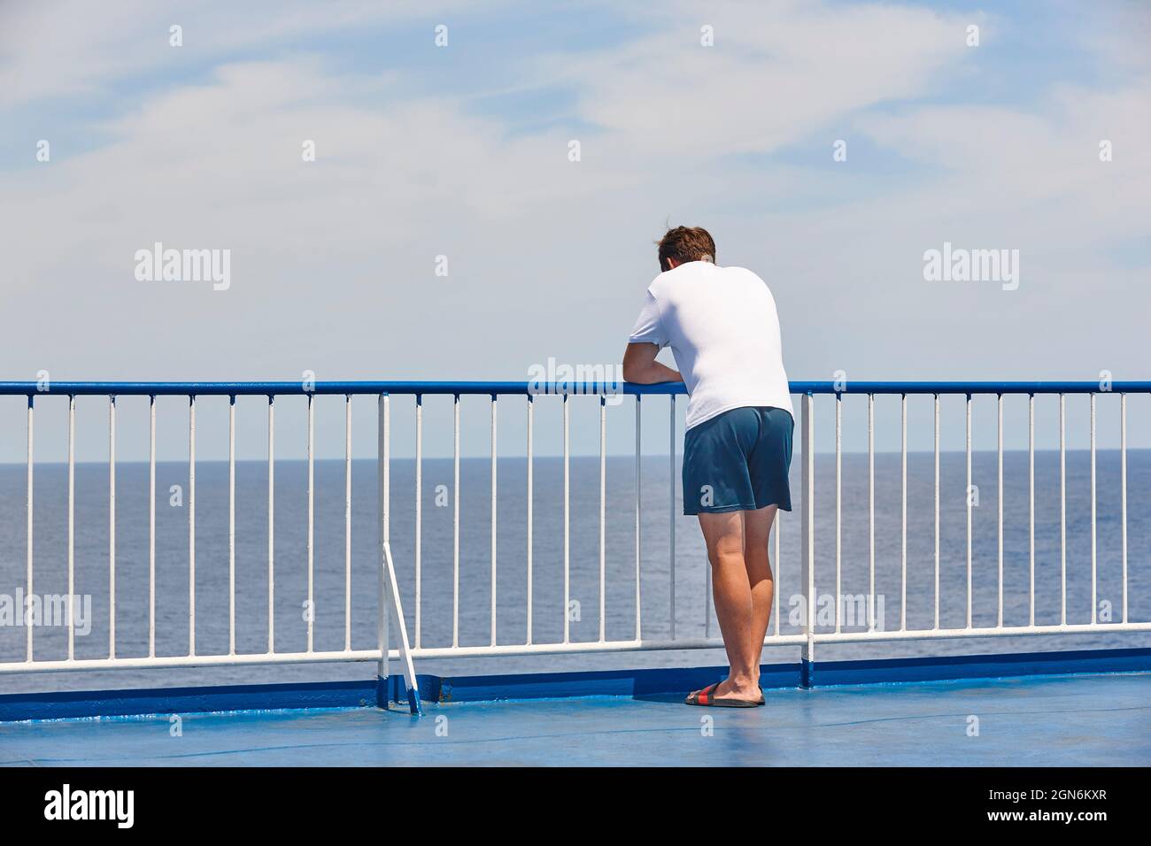 Silhouette man gazing out hi-res stock photography and images - Alamy