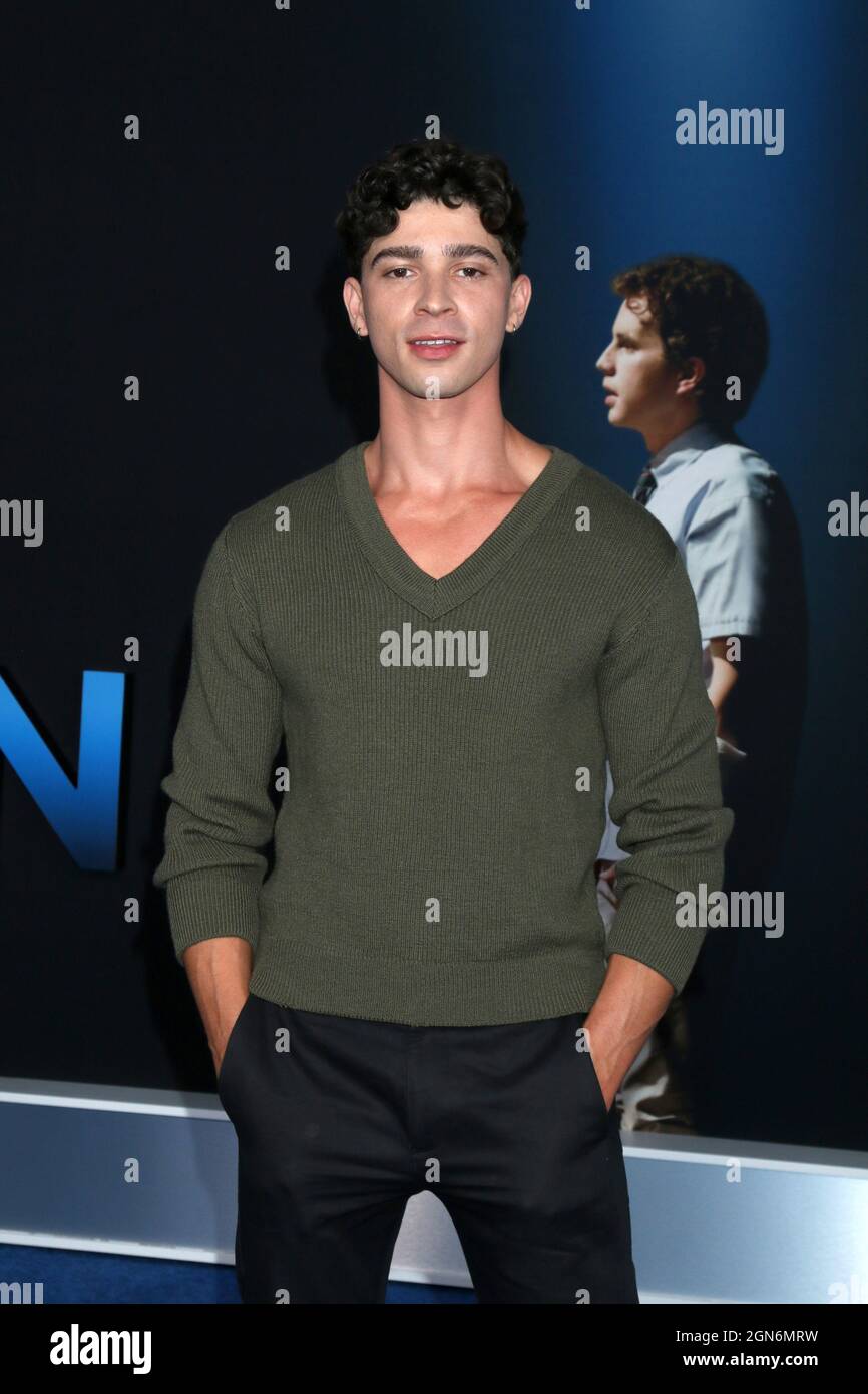 LOS ANGELES - SEP 22: Isaac Powell at the Dear Evan Hansen Premiere at ...