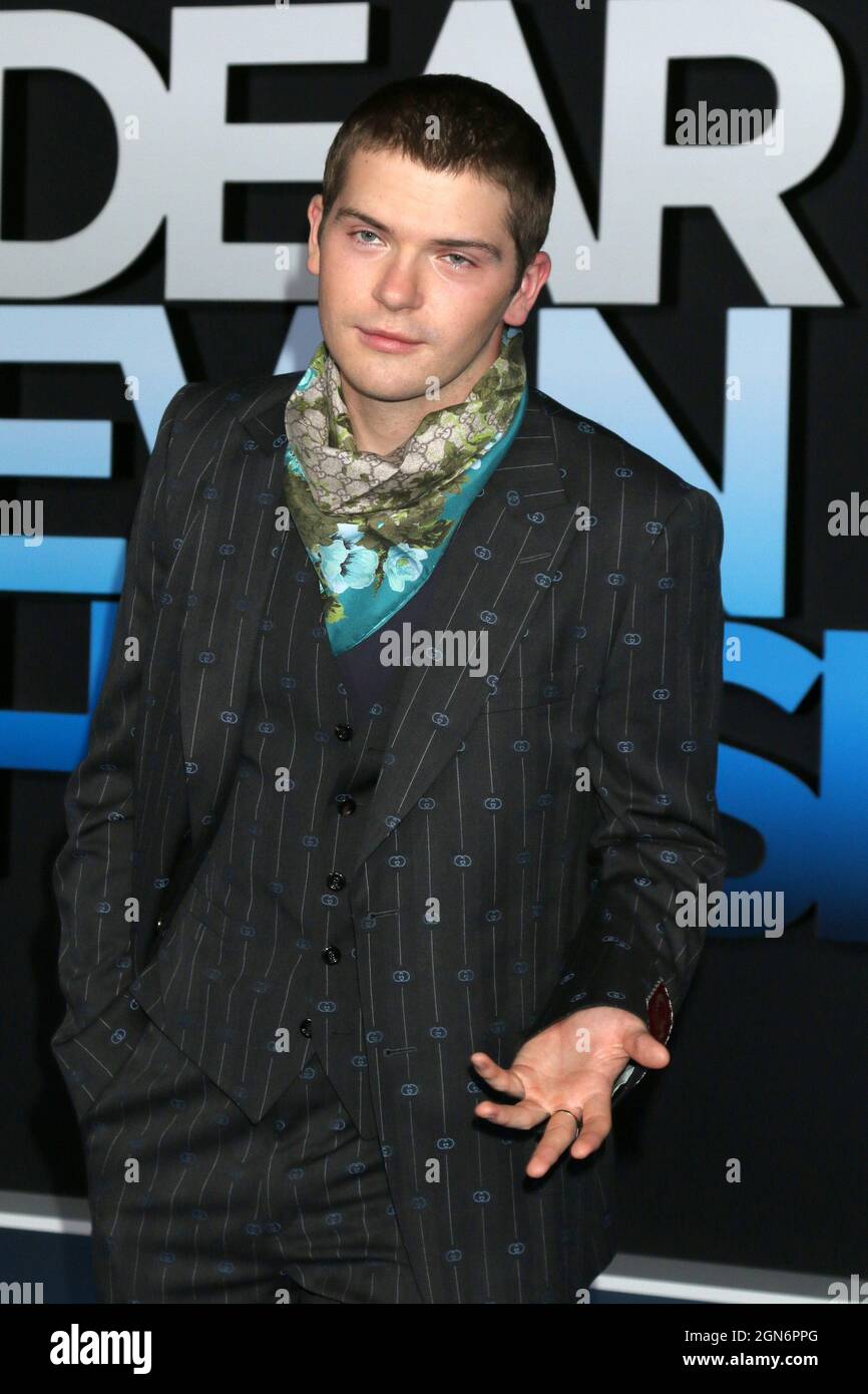 Colton ryan hi-res stock photography and images - Alamy