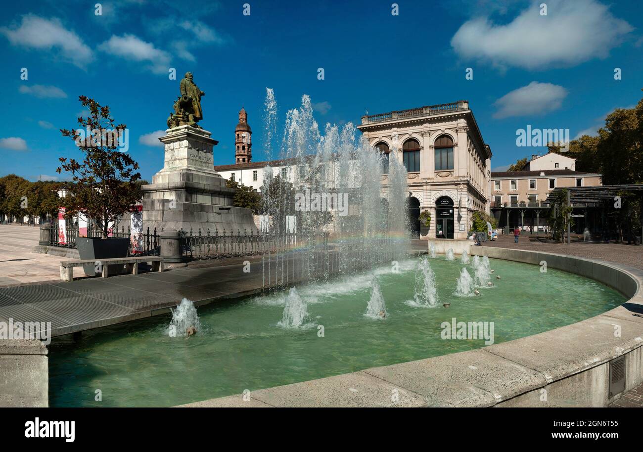 Fountain and statue of Gambetta, La Place François-Mitterrand, Cahors ...