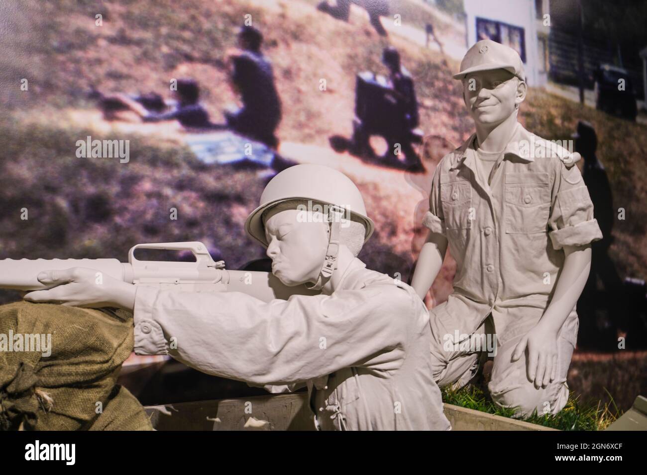 Us military training woman hi-res stock photography and images - Alamy