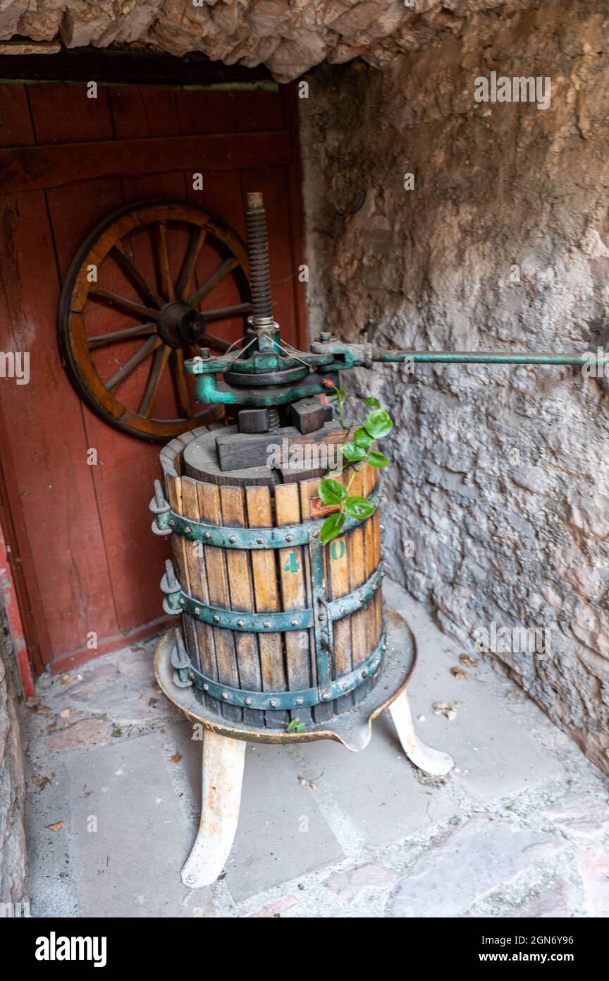 Roman screw press hi-res stock photography and images - Alamy