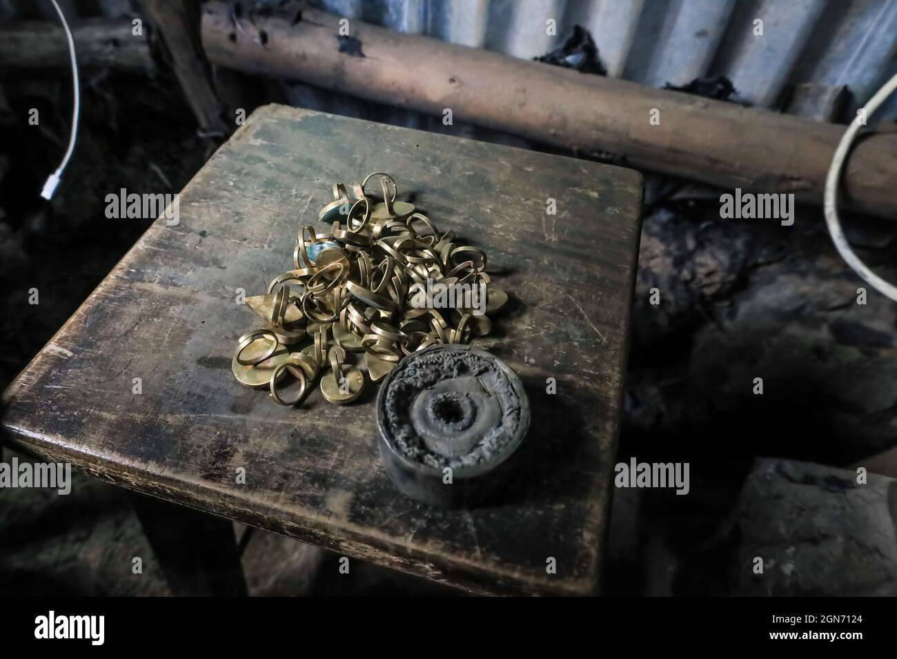 African bone craft hi-res stock photography and images - Alamy
