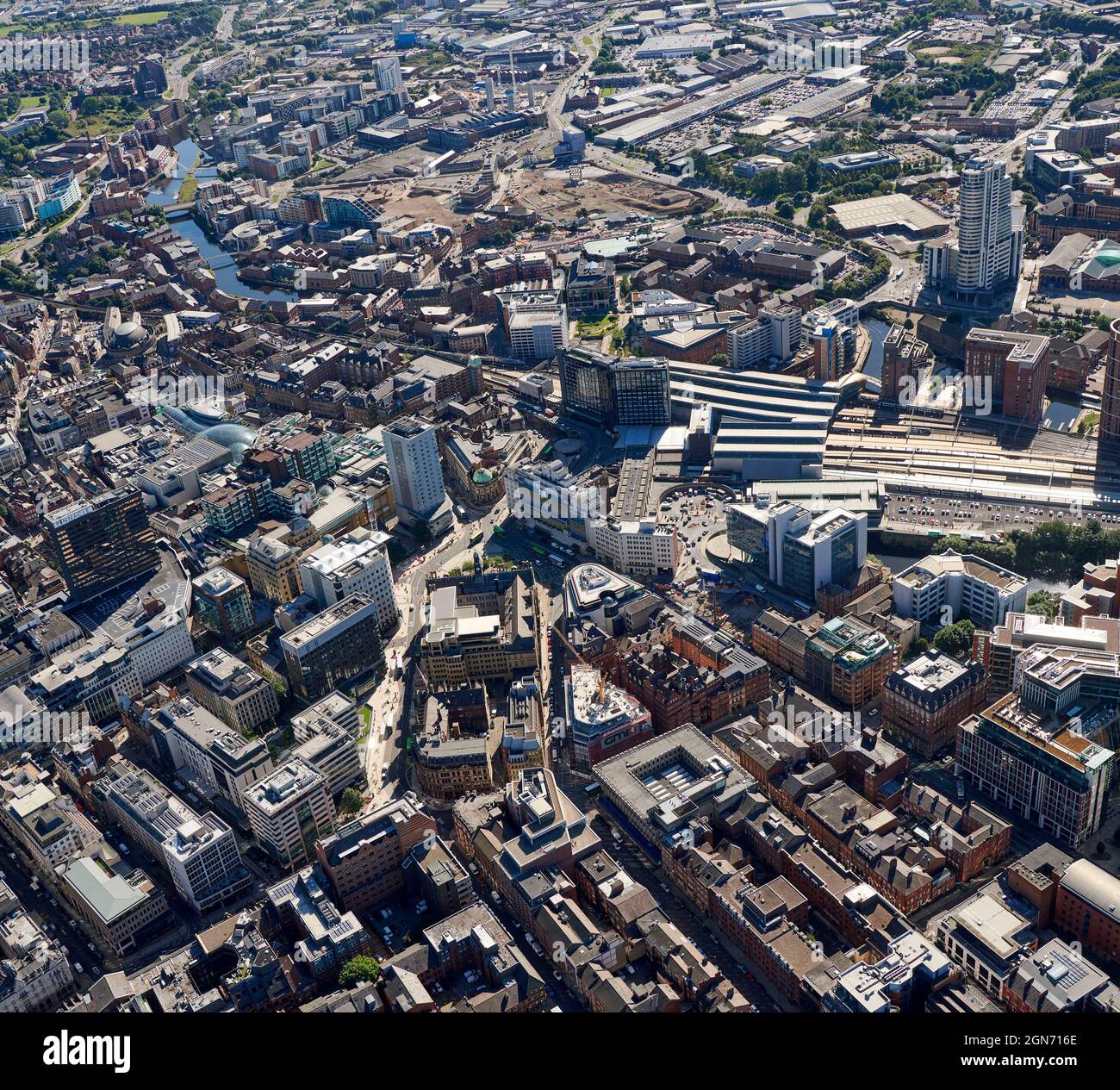 Leeds city centre leeds station hi-res stock photography and images - Alamy