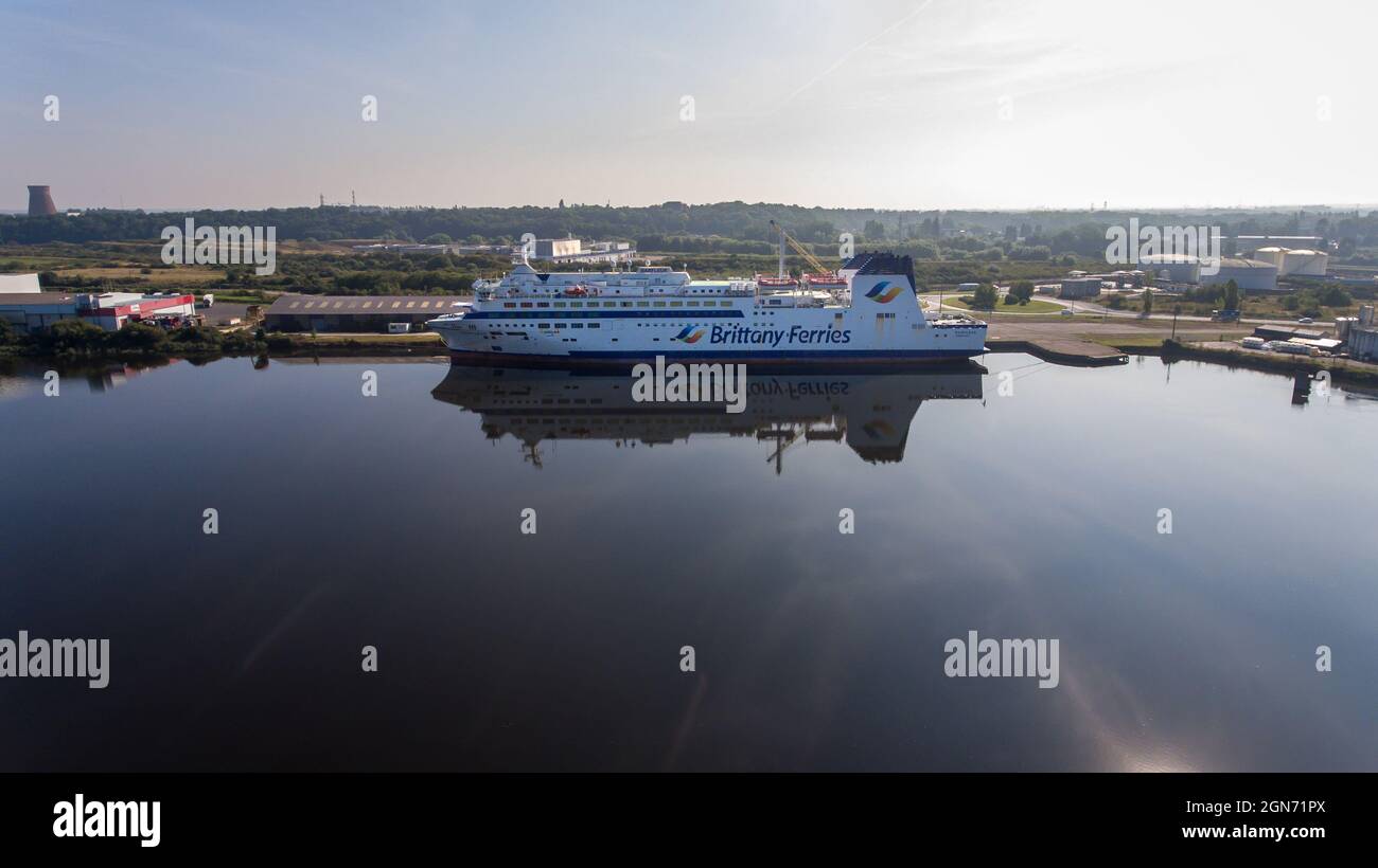 Ferry de la brittany ferries hi-res stock photography and images - Alamy