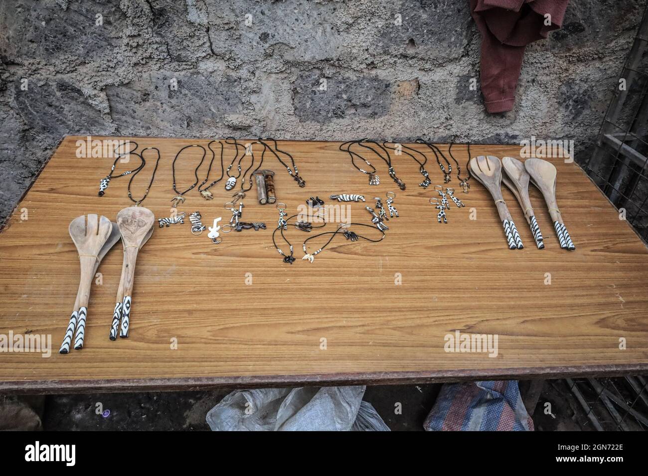 African bone craft hi-res stock photography and images - Alamy