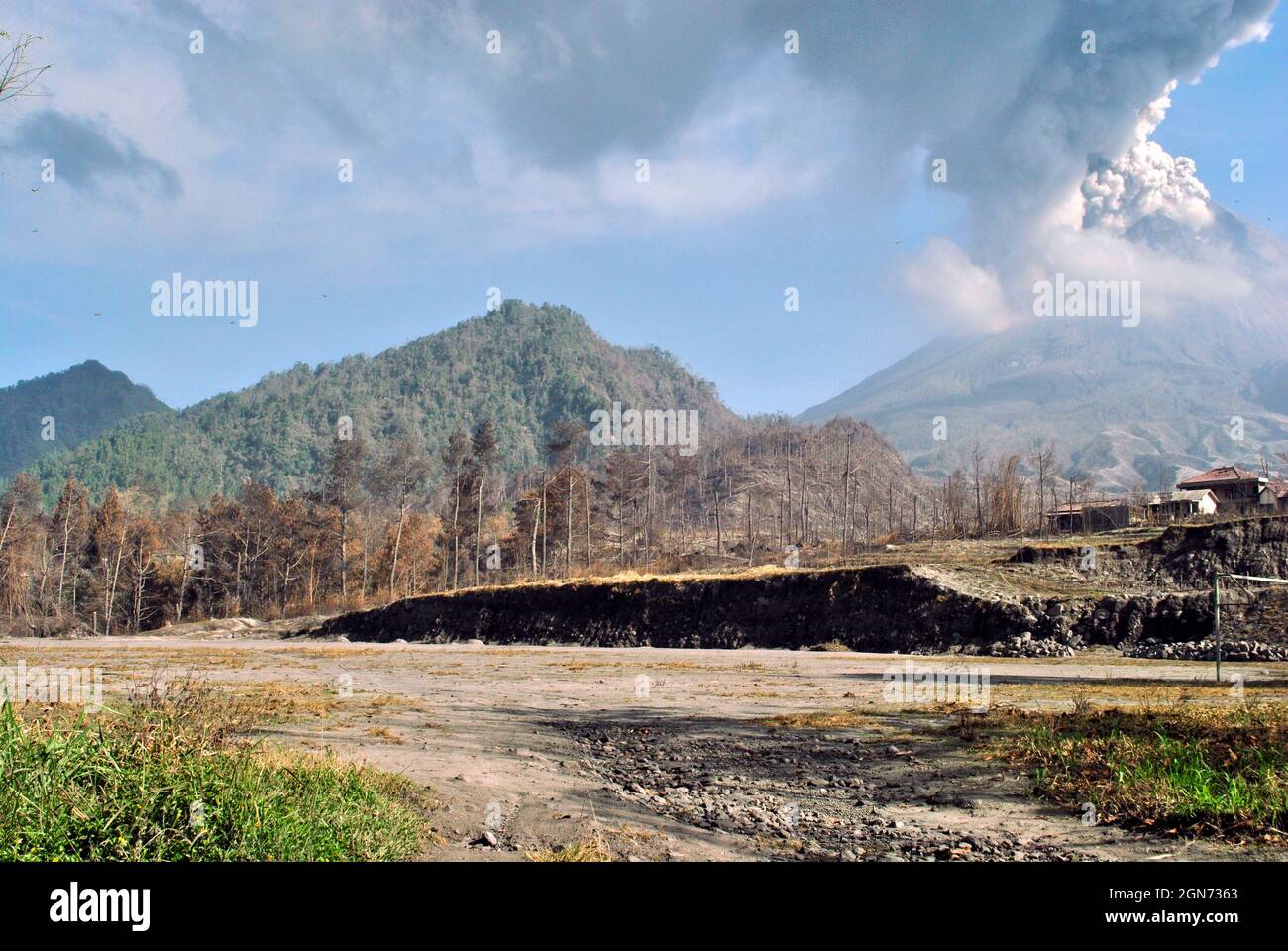 Crater of mount merapi hi-res stock photography and images - Alamy