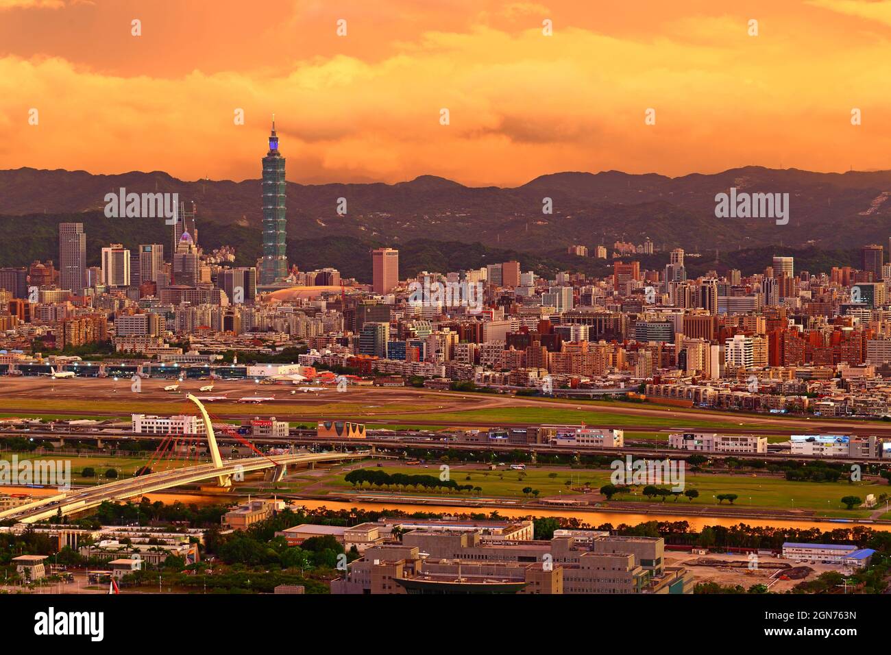 The modern city of Taipei, buildings cityscapes at sunset view the ...