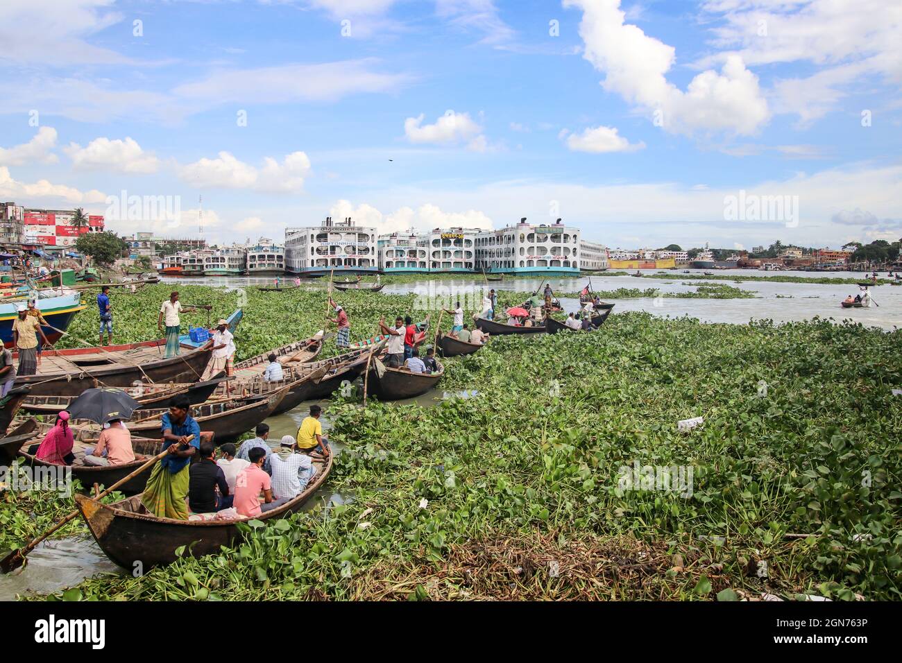 Buriganga river, Dhaka, Bangladesh : The Buriganga river is always busy ...