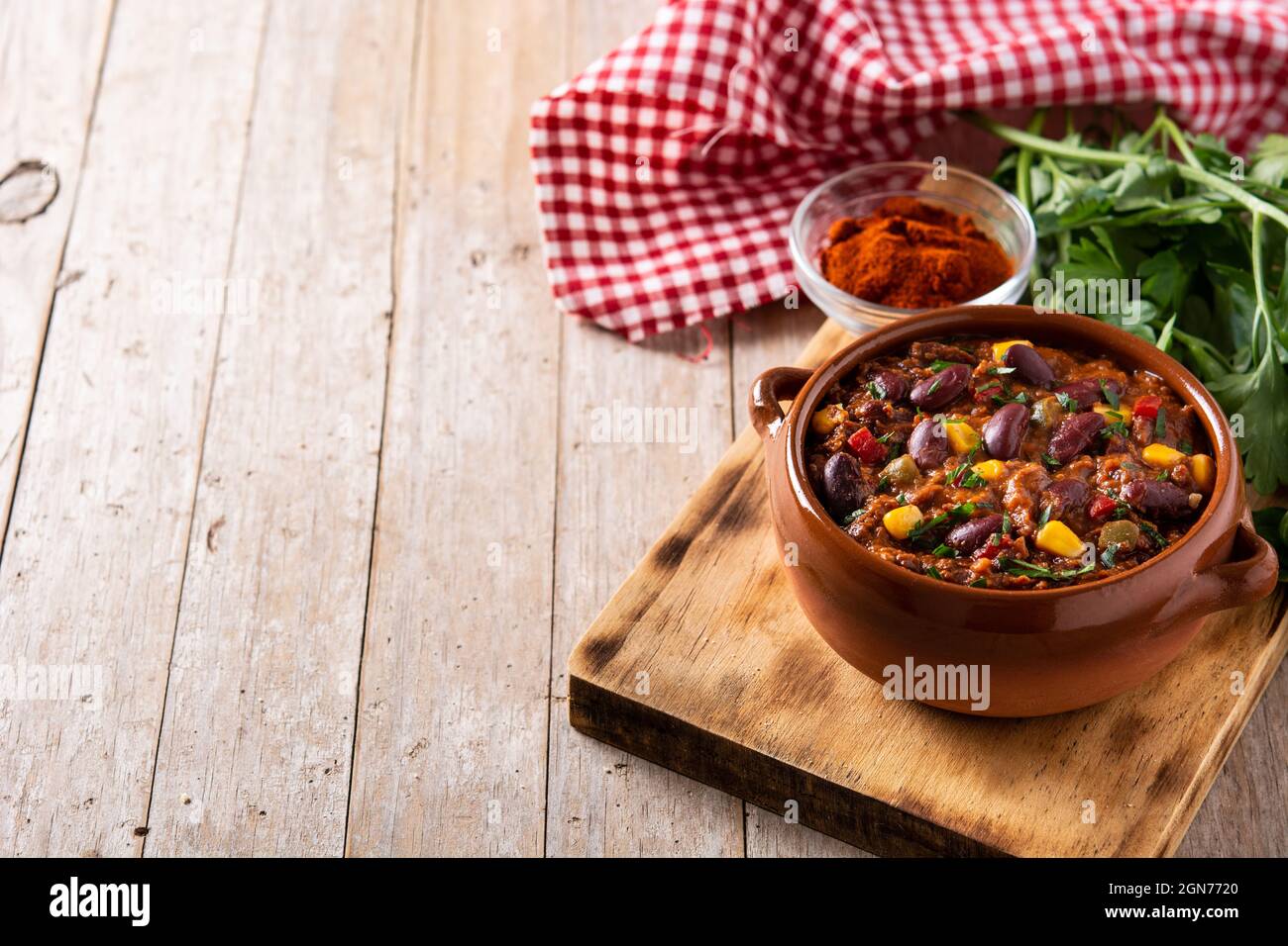 Traditional mexican tex mex chili con carne in a bowl Stock Photo - Alamy