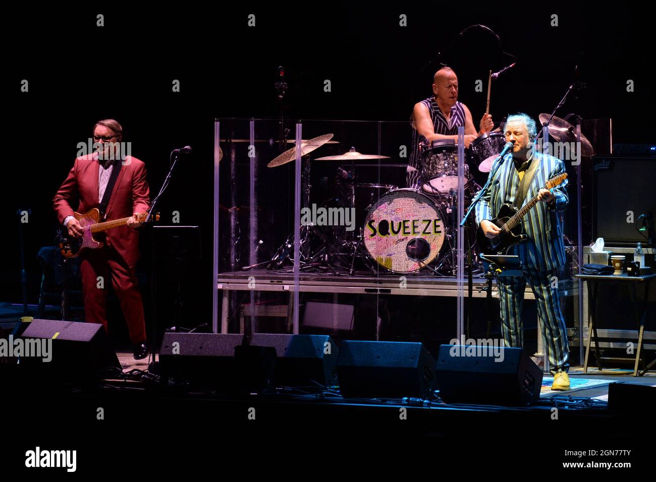 Glenn tilbrook and chris difford hi-res stock photography and images ...