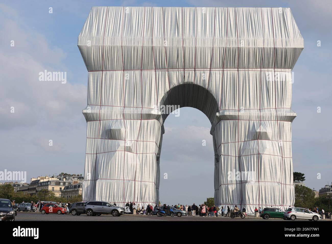 Paris, September 22nd, 2021, Christo and Jeanne-Claude's gift to Paris ...