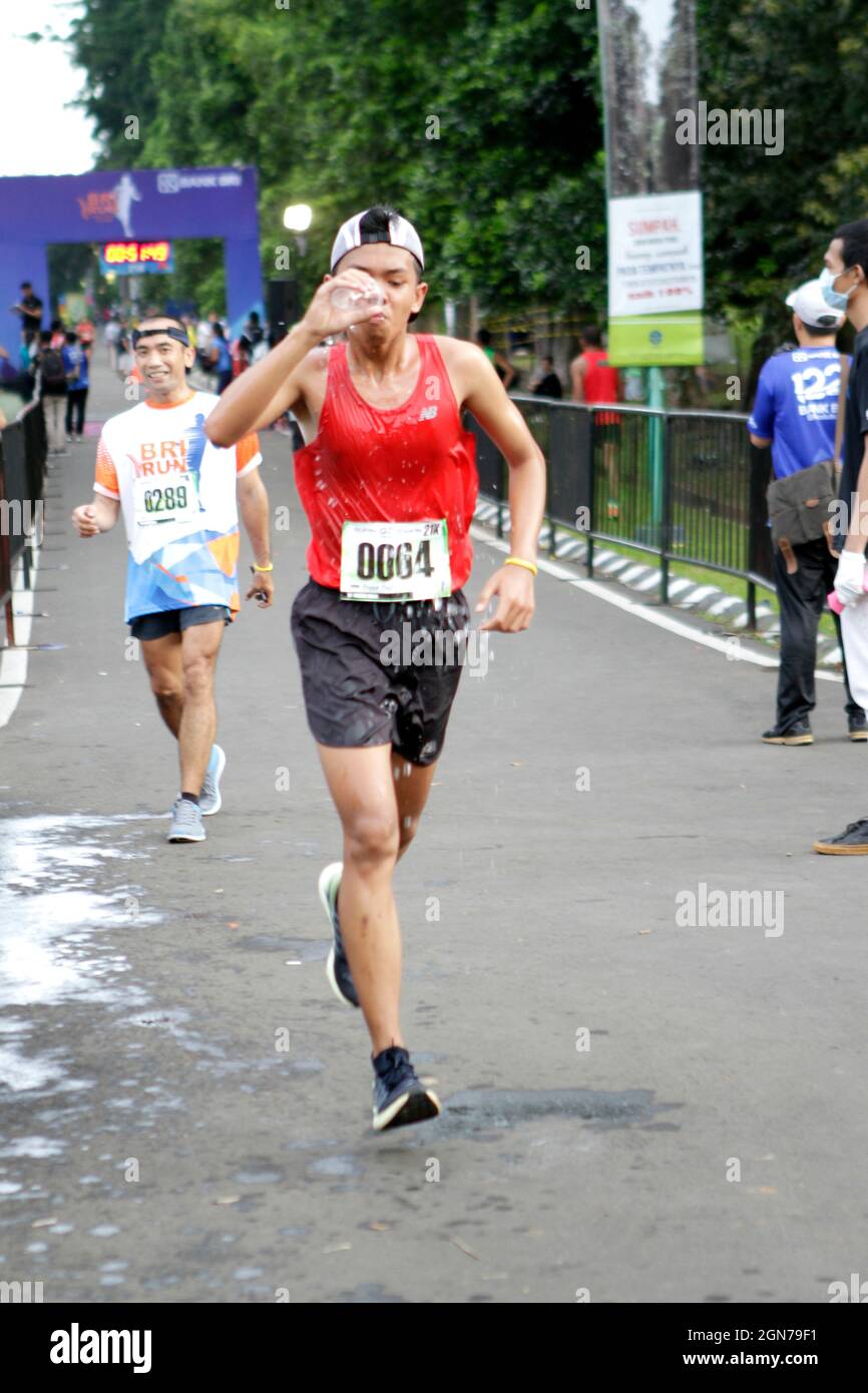a photo of a marathon running competition held by one of the Indonesian ...