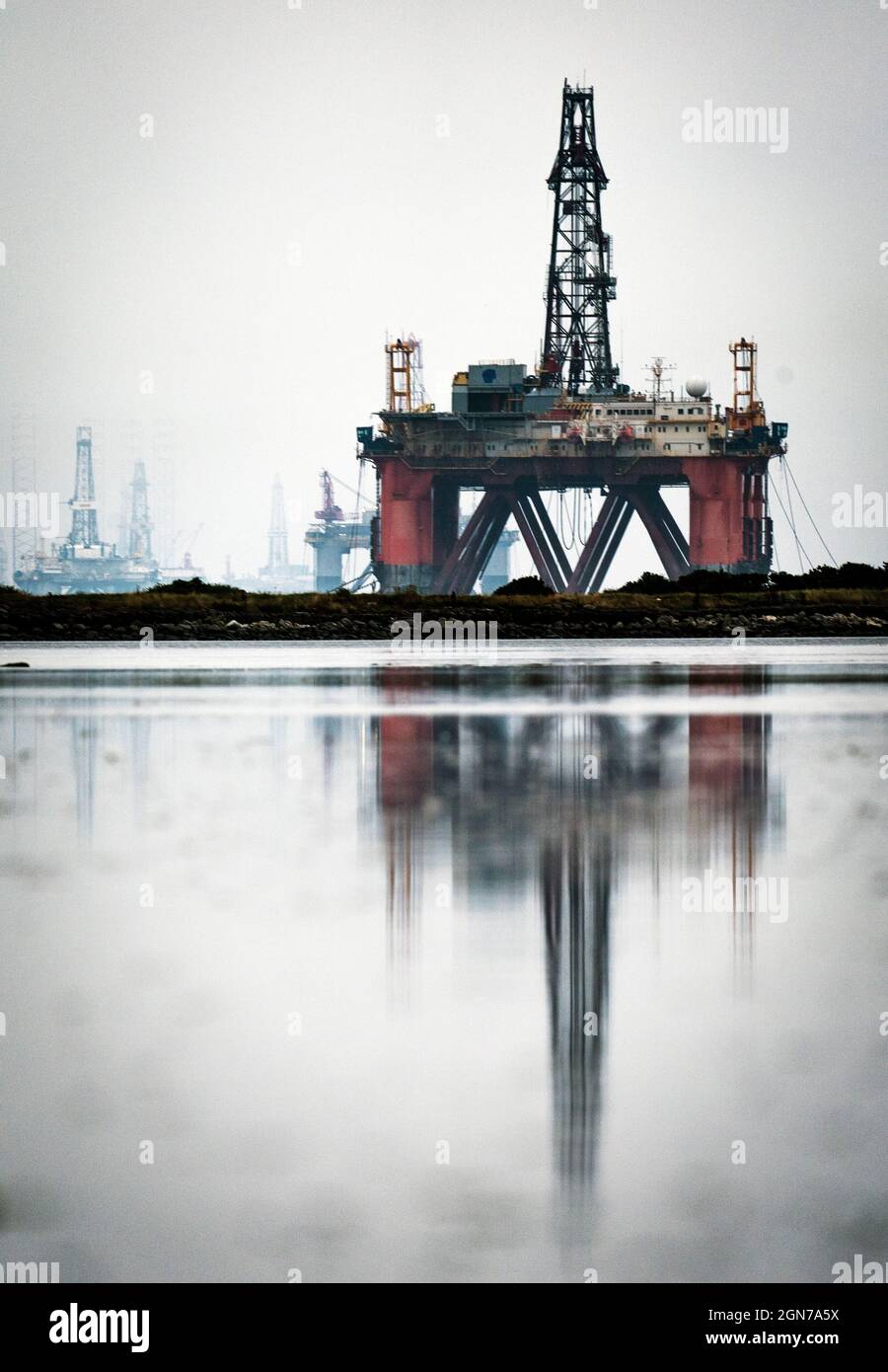 Oil rig anchored in the Cromarty Firth, Invergordon. Picture date ...