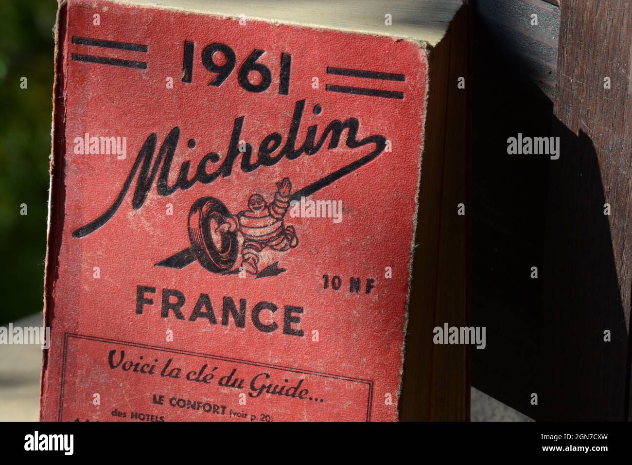 old Michelin red guide Stock Photo - Alamy