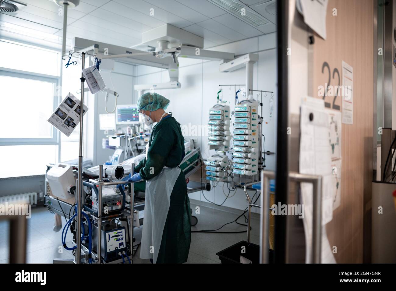 Heart lung machine hi-res stock photography and images - Alamy