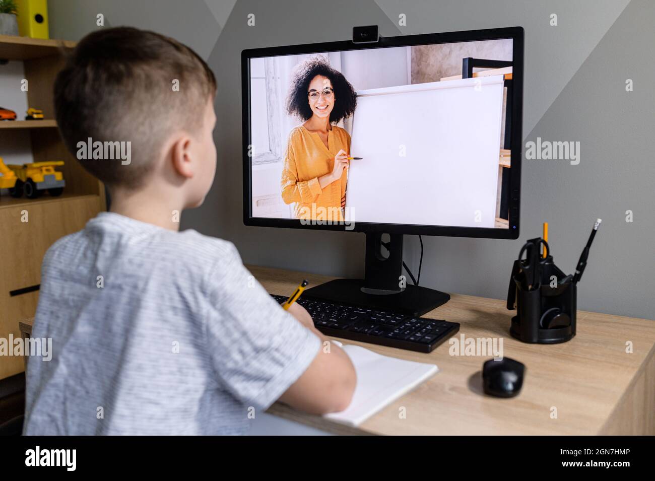 Monitor primary school hi-res stock photography and images - Alamy