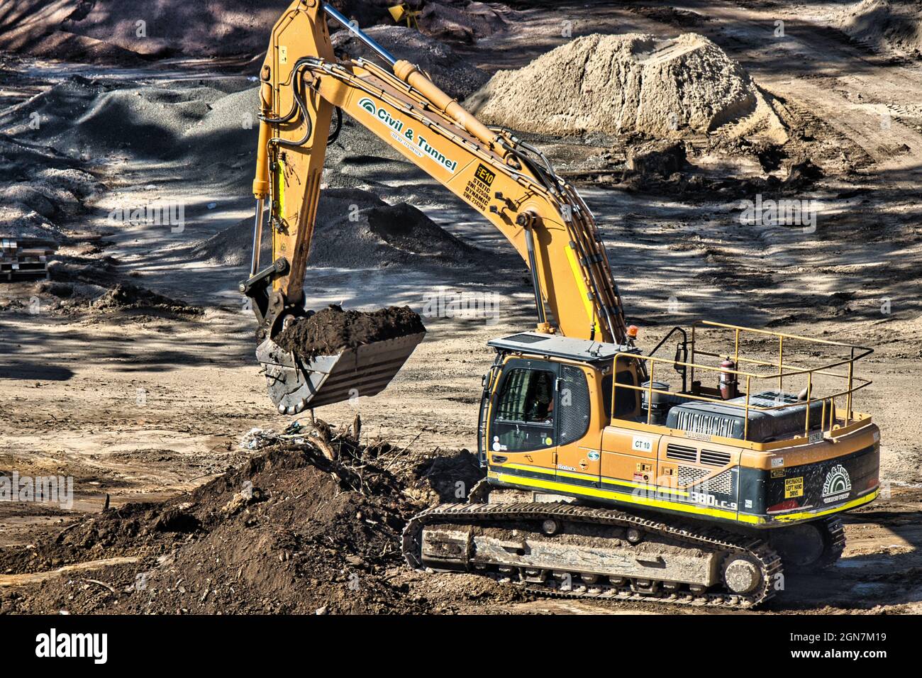 SYDNEY, AUSTRALIA - Sep 03, 2021: An excavator digging and preparing ...