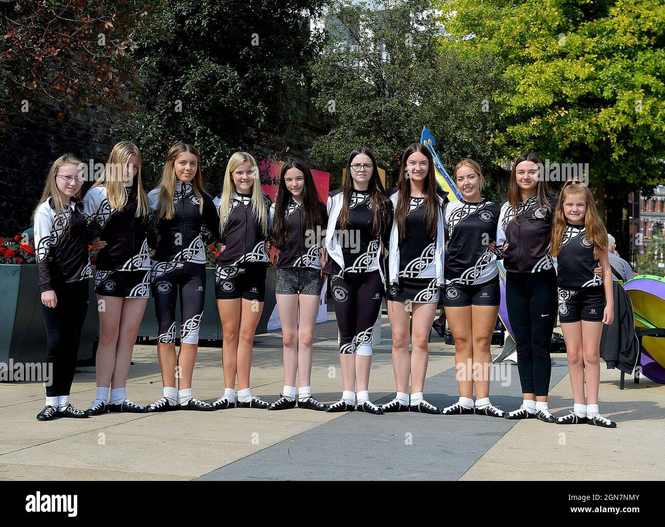 Group photo irish dancers hi-res stock photography and images - Alamy