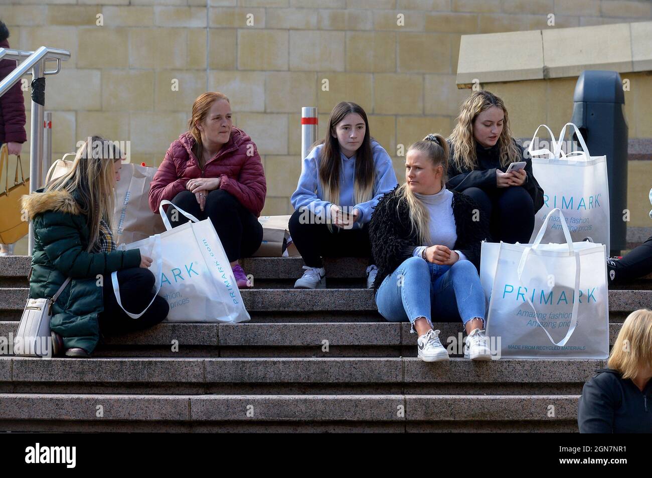 Primark derry hi-res stock photography and images - Alamy