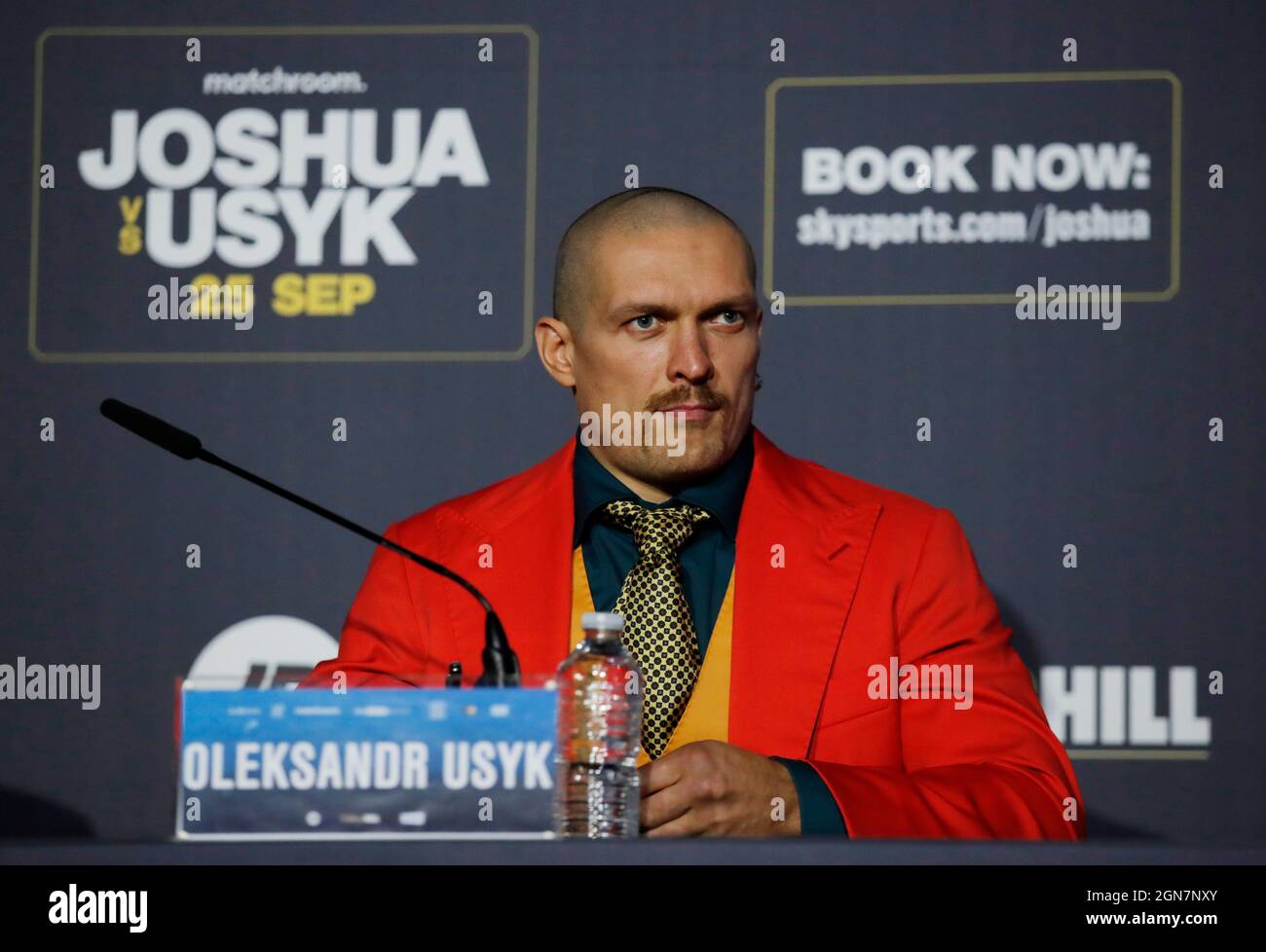 Tottenham hotspur stadium boxing hi-res stock photography and images ...