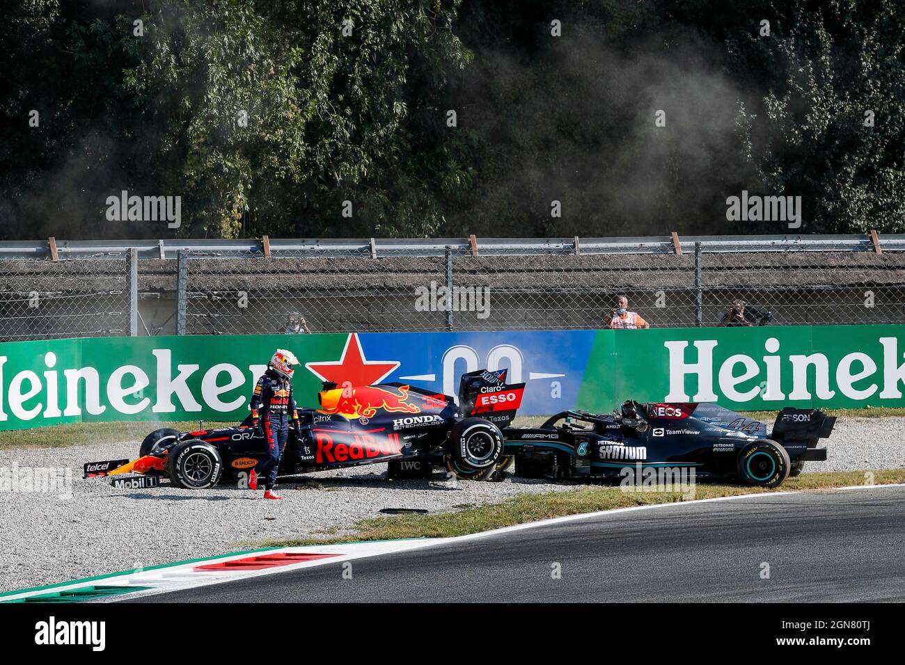 Crash between # 44 Lewis Hamilton (GBR, Mercedes-AMG Petronas F1 Team ...