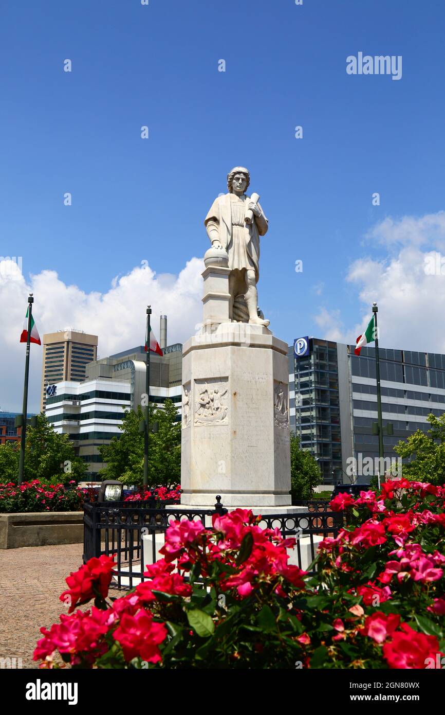 Statue of Christopher Columbus in Columbus Park, World Trade Centre ...