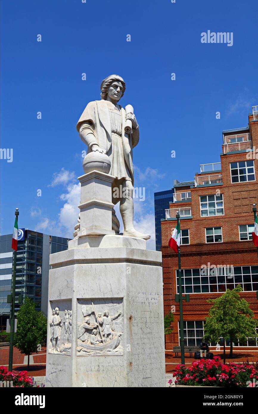 Statue of Christopher Columbus in Columbus Park, Scarlett Place ...