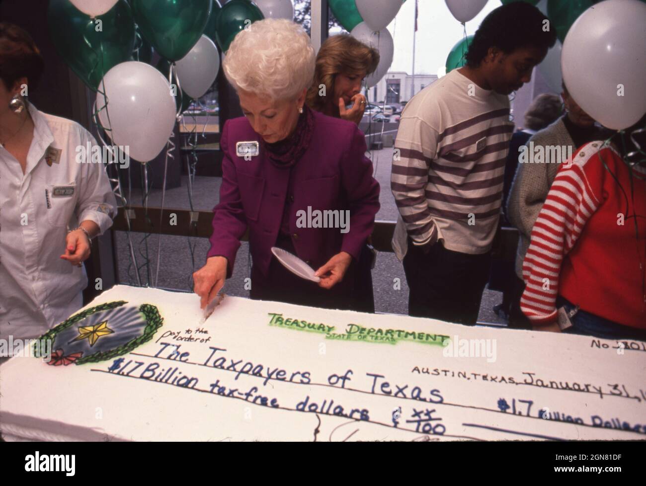 Cake that looks like a check hi-res stock photography and images - Alamy