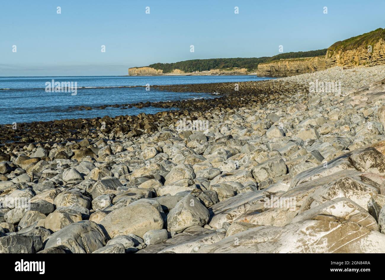 Pebble beach wales hi-res stock photography and images - Alamy