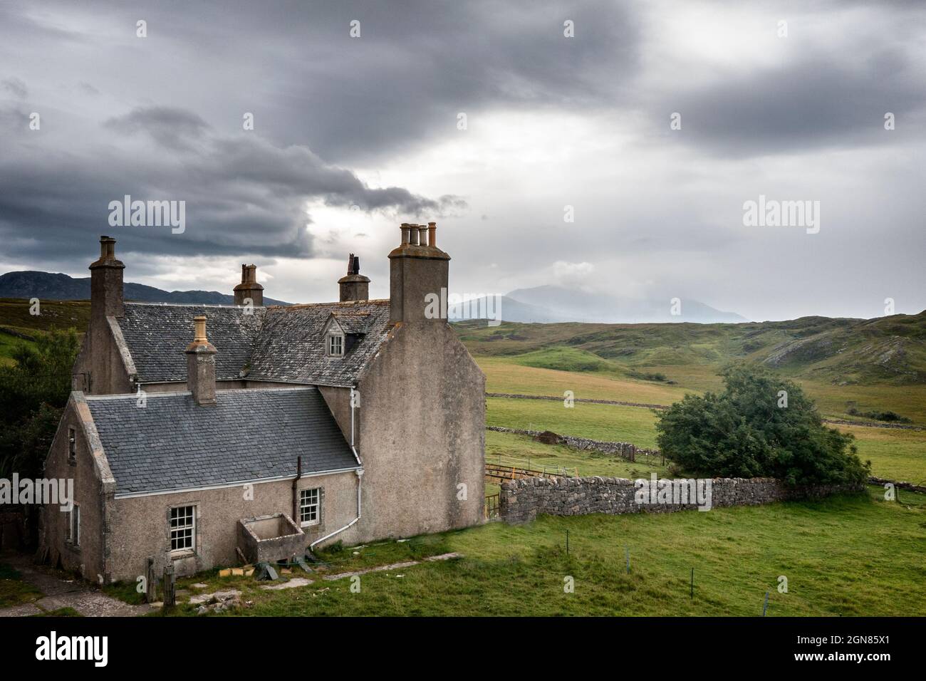 Monday saw me out to photograph this old lady - The Old Manse ...