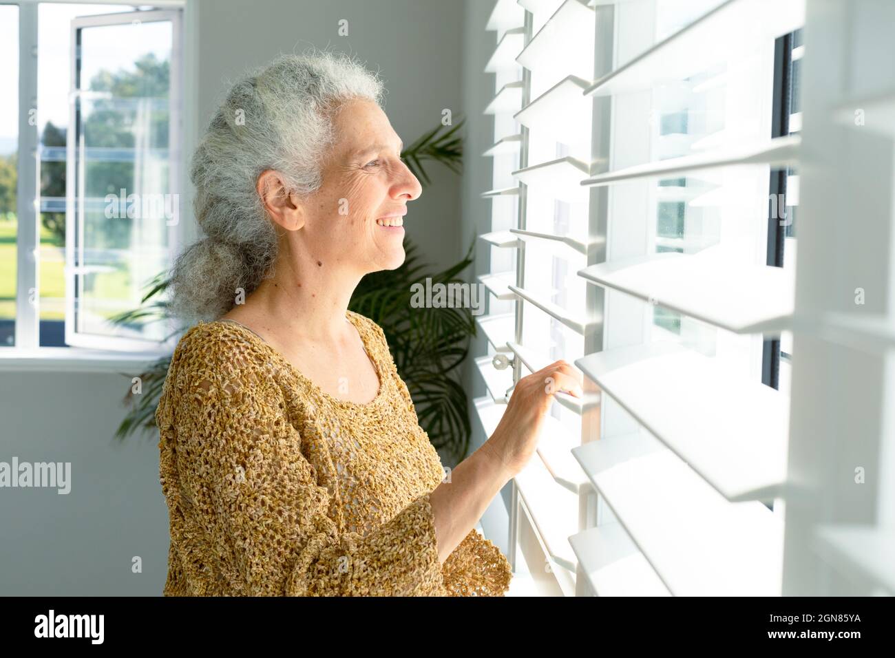 Person looking into the distance hi-res stock photography and images ...
