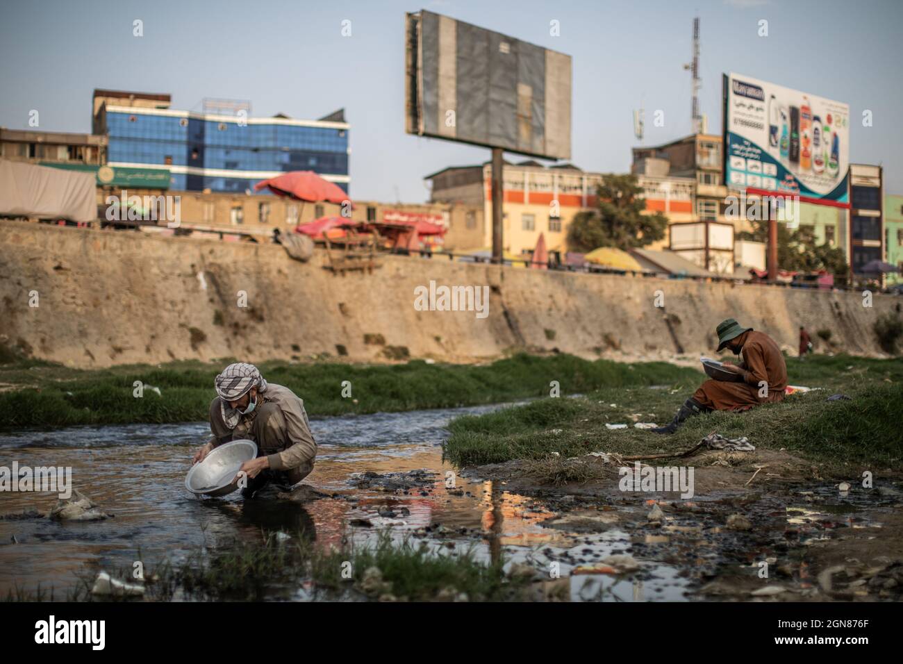 Kabul river hi-res stock photography and images - Alamy