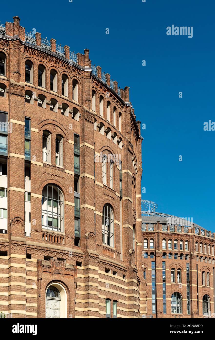 Gasometer buildings hi-res stock photography and images - Alamy