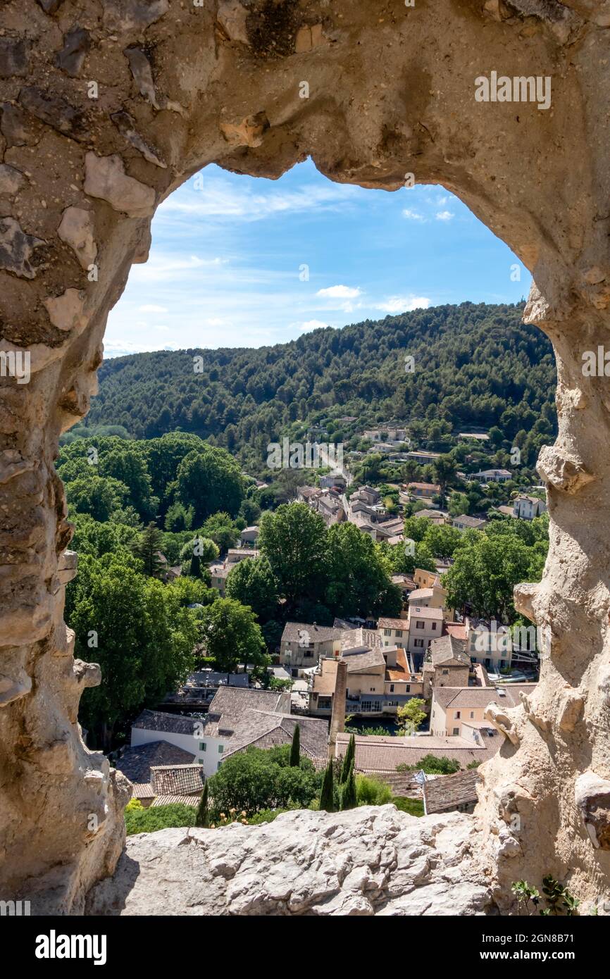 Ruins of the castle of the Bishop of Cavaillon in Fontaine-de-Vaucluse ...