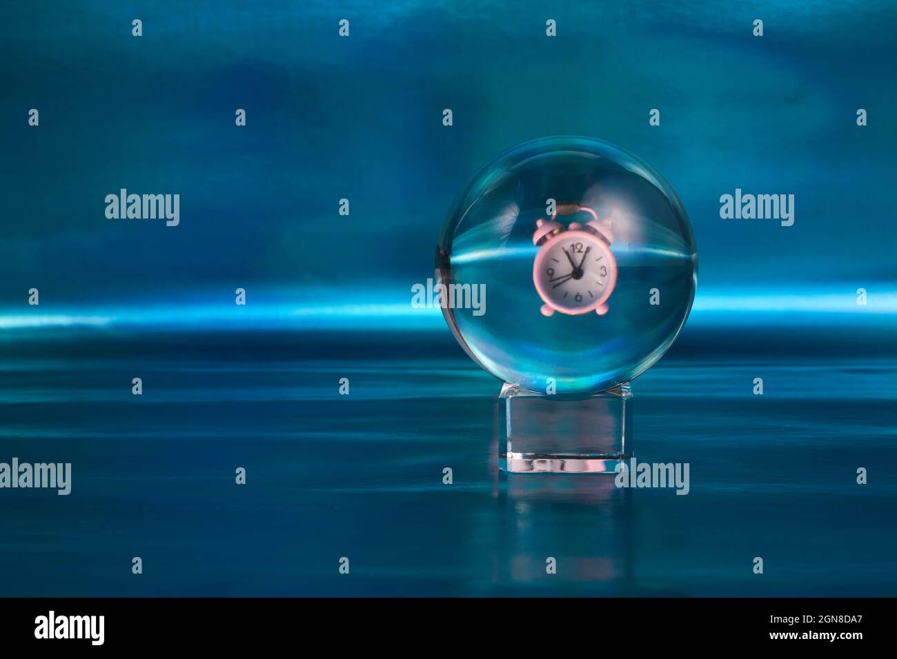 Crystal ball reading hi-res stock photography and images - Alamy