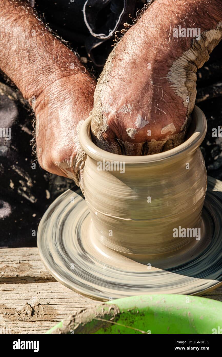 Potter 4k hi-res stock photography and images - Alamy