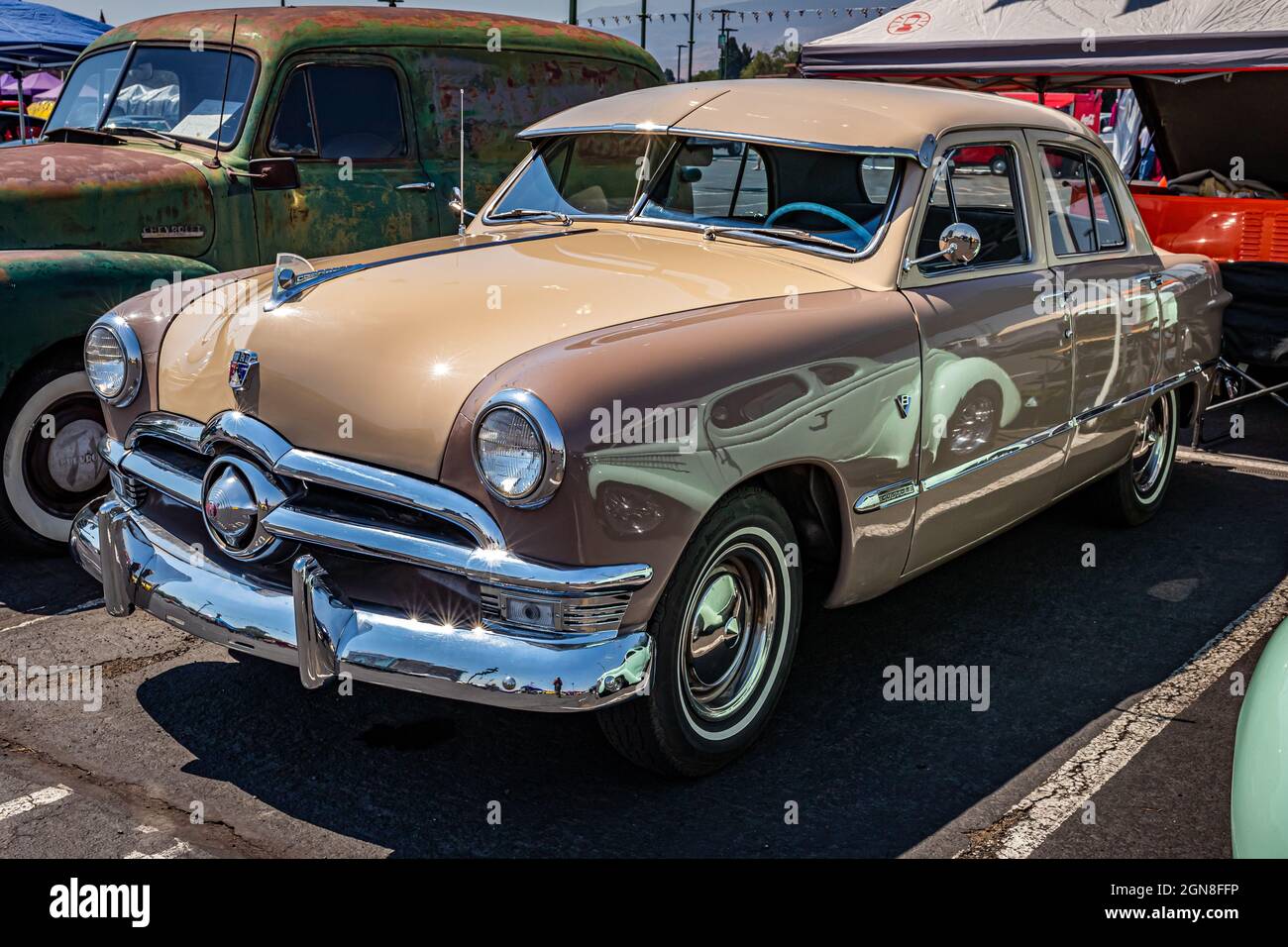 1950 ford custom deluxe sedan hi-res stock photography and images - Alamy