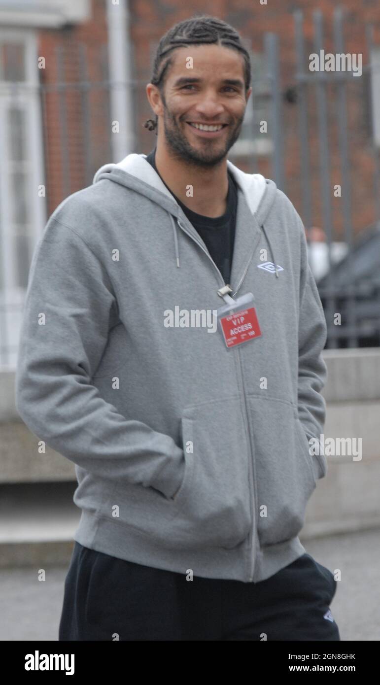 PORTSMOUTH GOALKEEPER DAVID JAMES PIC MIKE WALKER, 2009 Stock Photo - Alamy