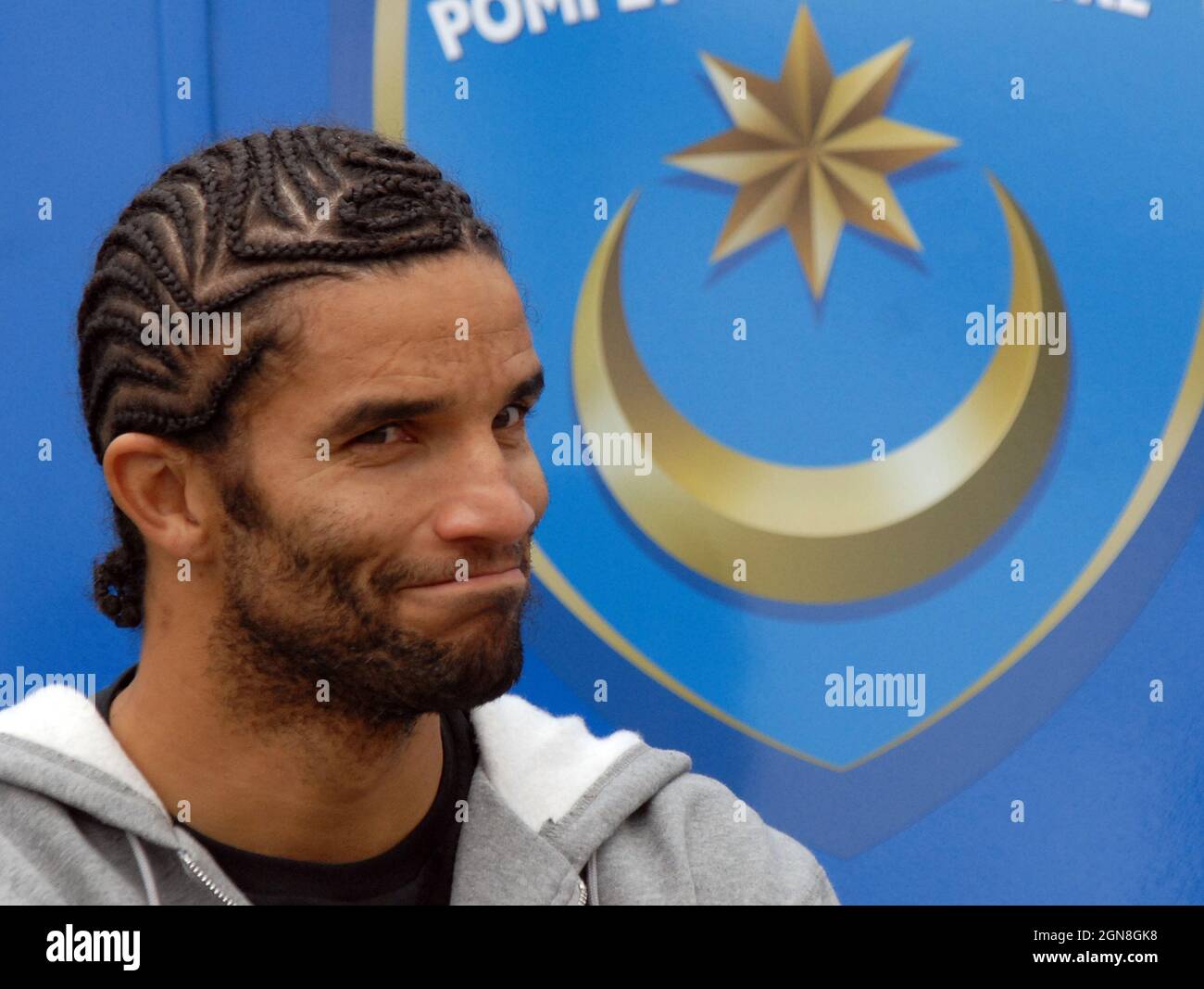 PORTSMOUTH GOALKEEPER DAVID JAMES PIC MIKE WALKER, 2009 Stock Photo - Alamy