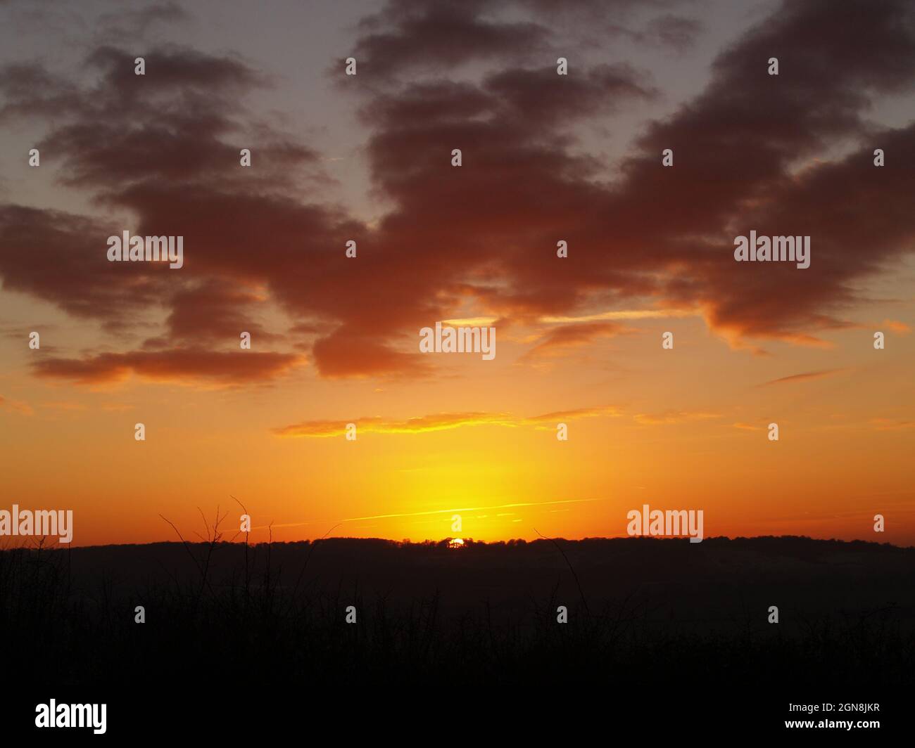 Beautiful sunset over Dunstable Downs Stock Photo - Alamy