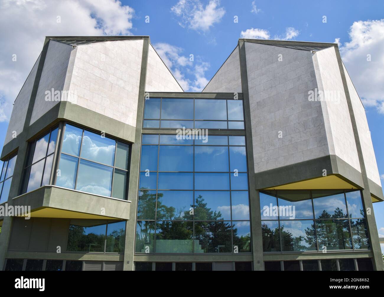 Belgrade, Serbia, May 2019. Museum of Contemporary Art exterior view. Credit: Vuk Valcic / Alamy ...