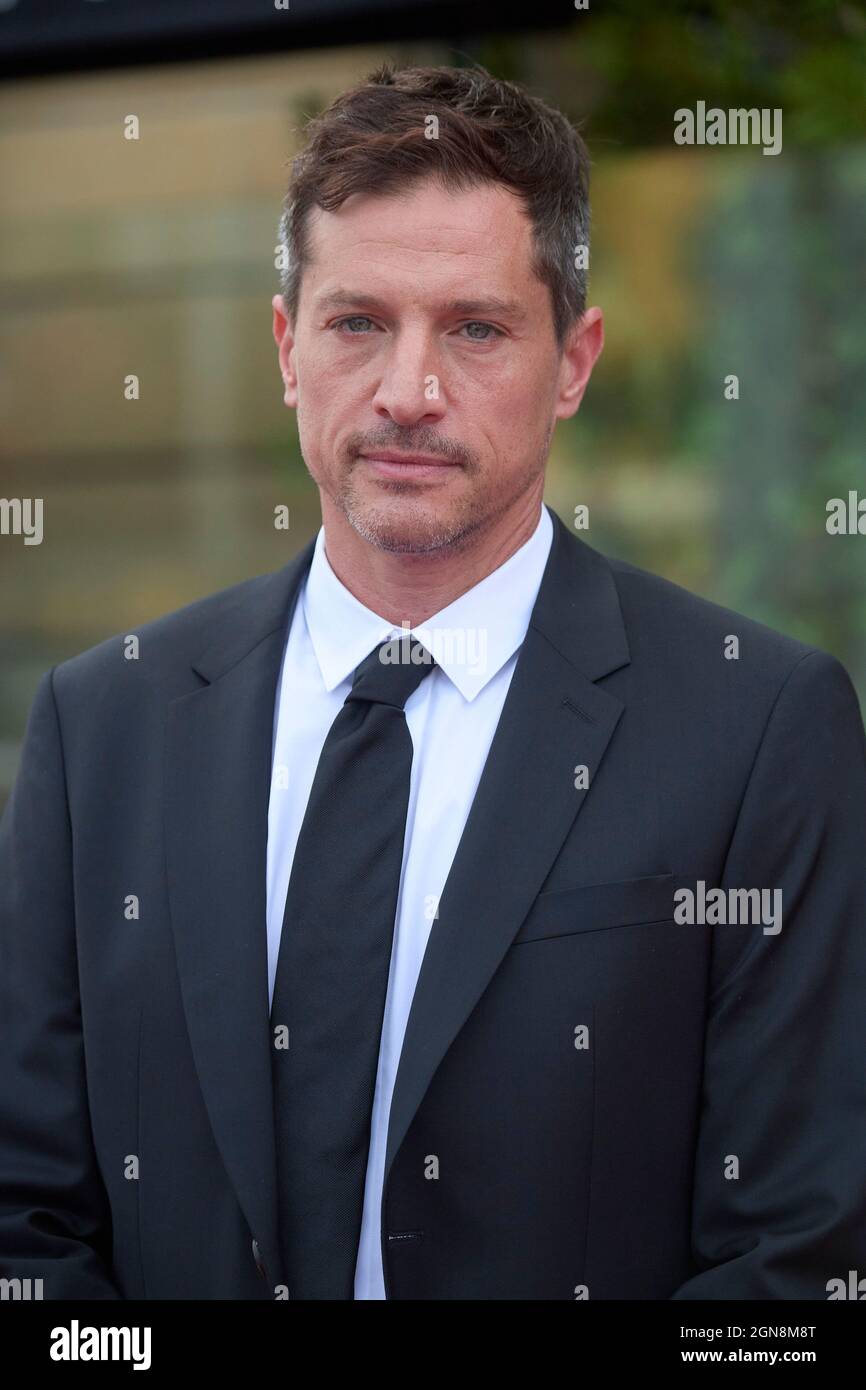 Simon rex red rocket hi-res stock photography and images - Alamy