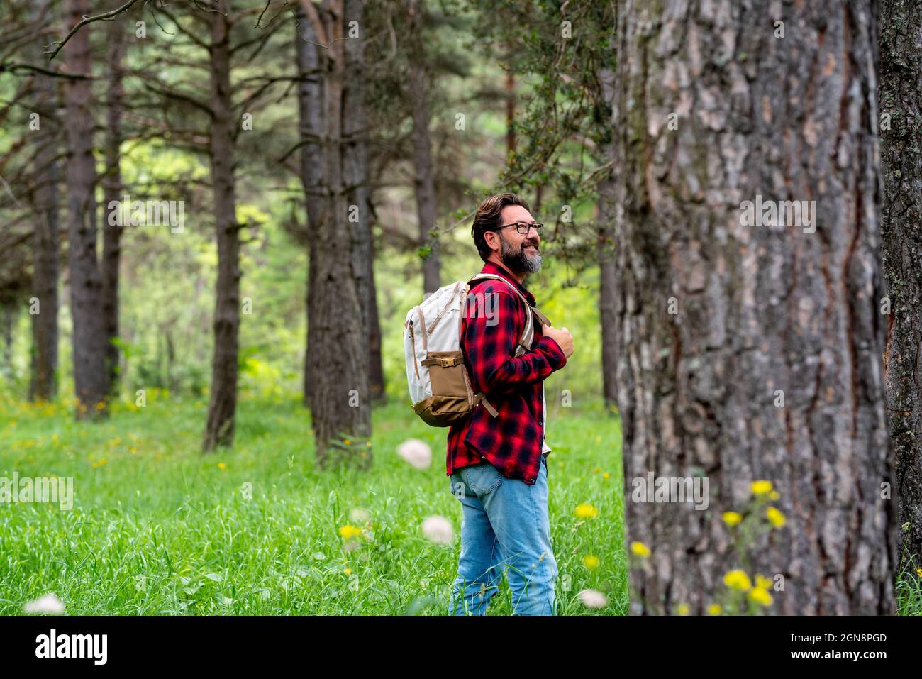 Man carrying tree trunk hi-res stock photography and images - Alamy